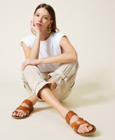 Sandales plates en cuir tressé Femme, Marron | TWINSET Milano