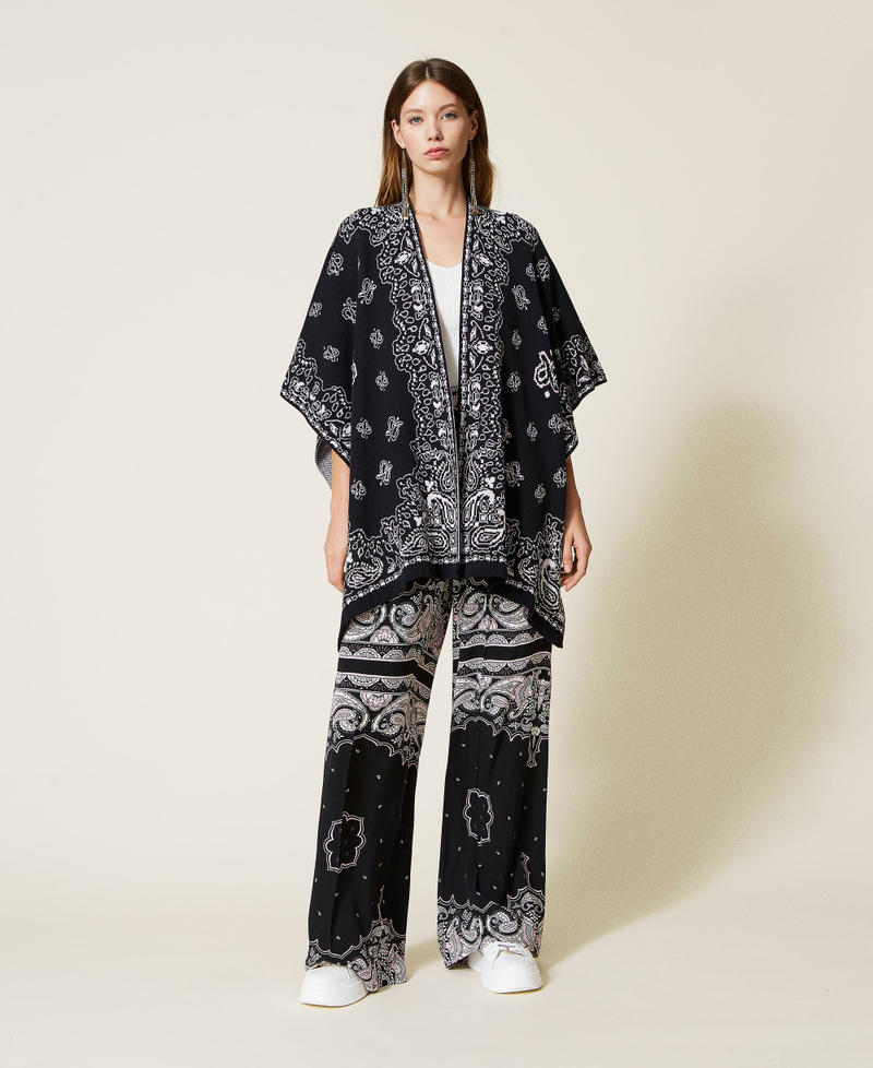 Pantalón palazzo con estampado bandana