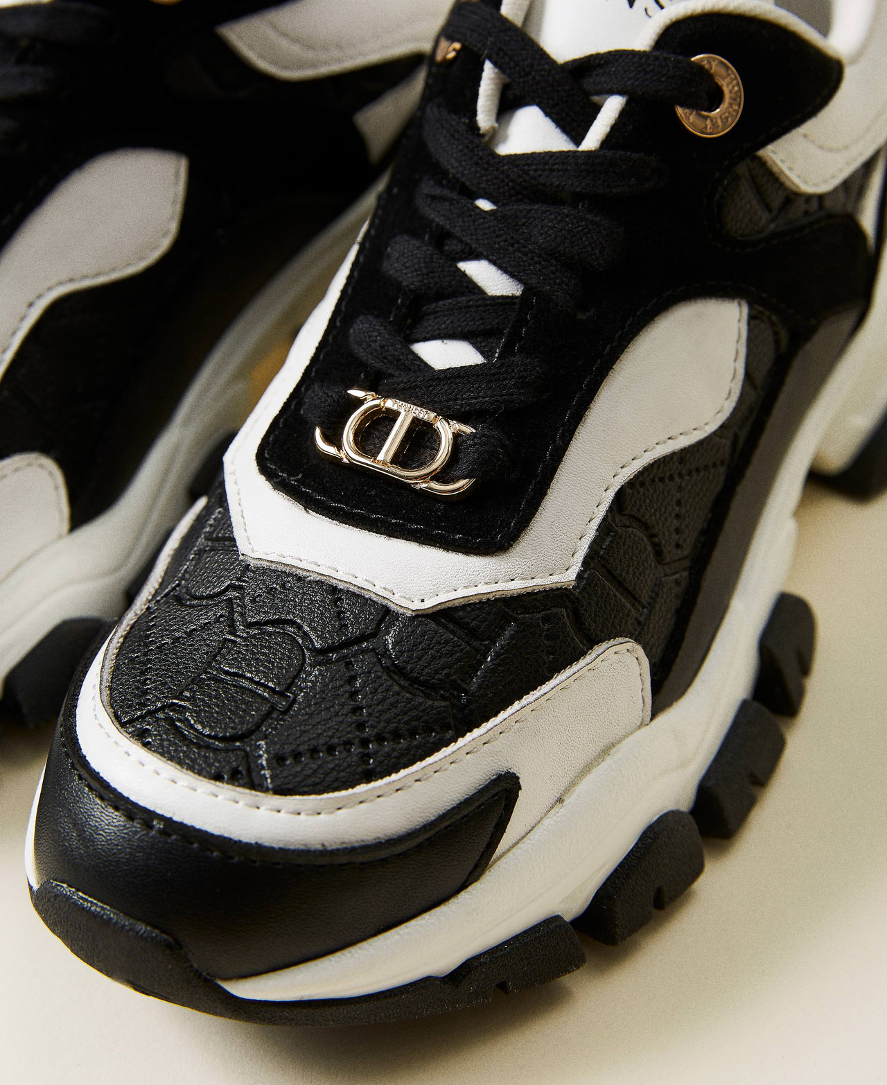 Scarpe running con logo Oval T Donna, Nero | TWINSET Milano