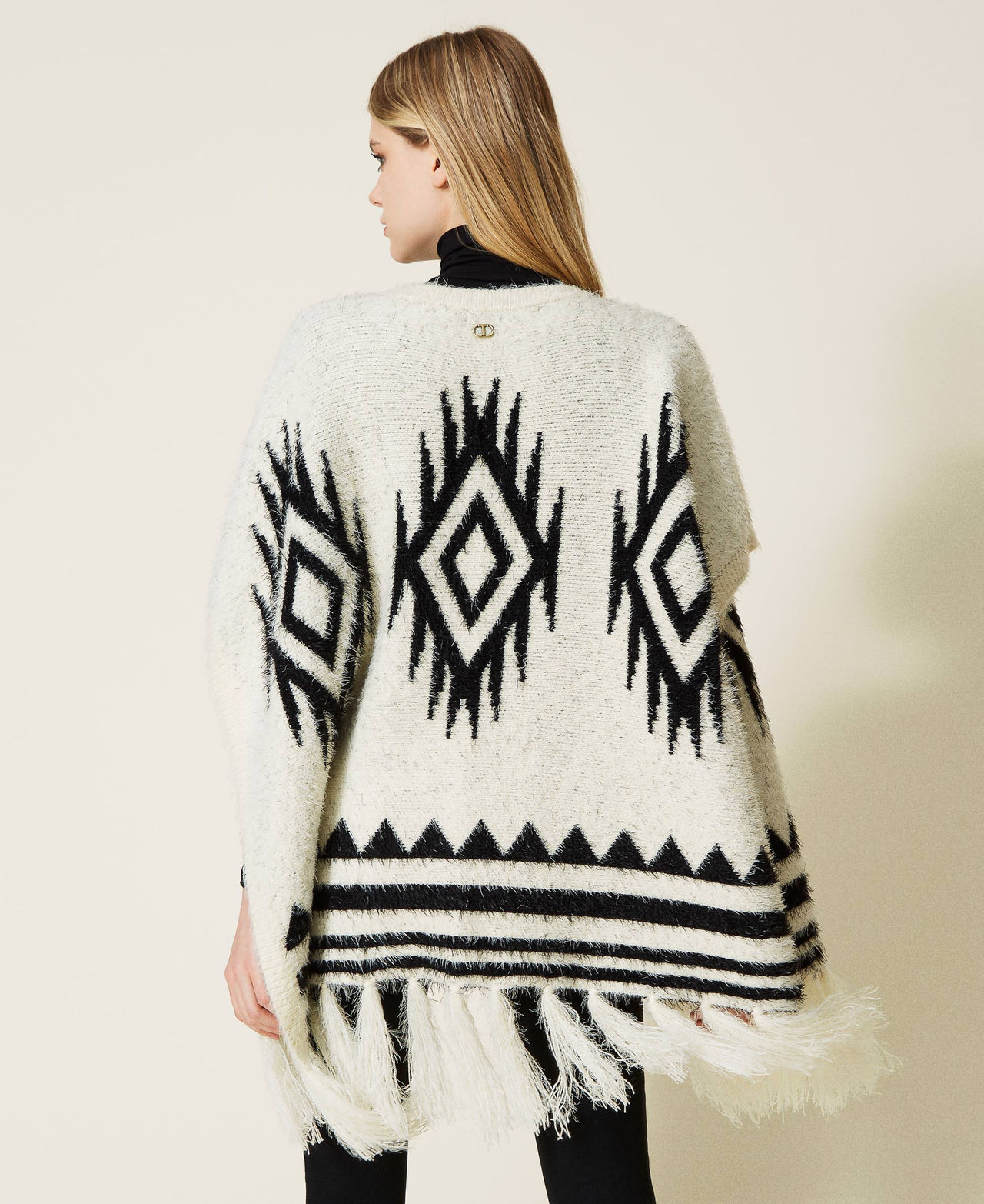 Poncho abierto jacquard con flecos Mujer, Estampado | TWINSET Milano