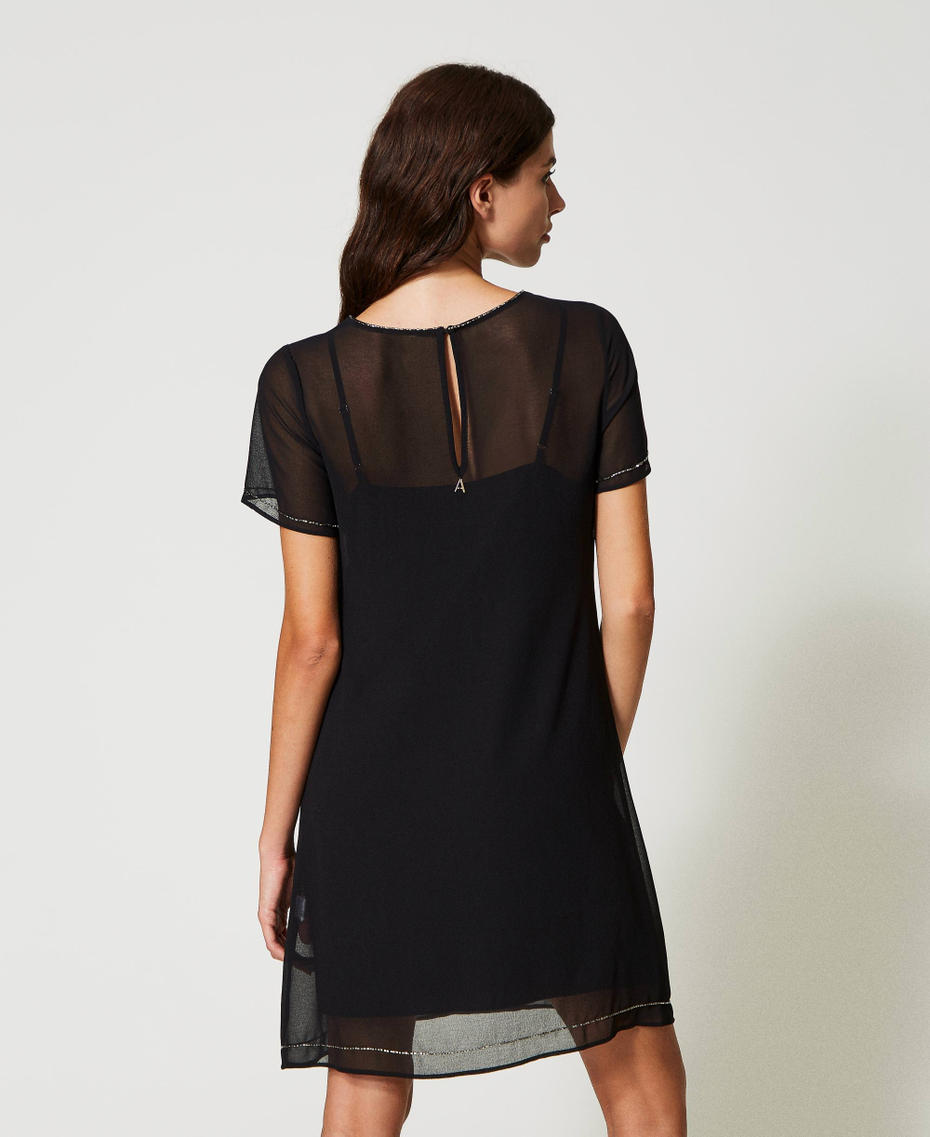 Robe en crêpe georgette avec broderie réalisée à la main Femme, Noir ...