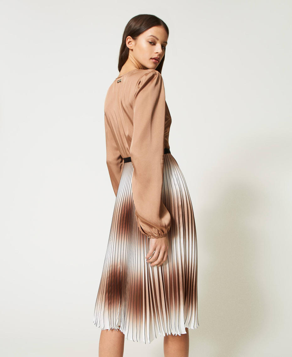 Abito longuette in raso con plissé Donna, Marrone | TWINSET Milano