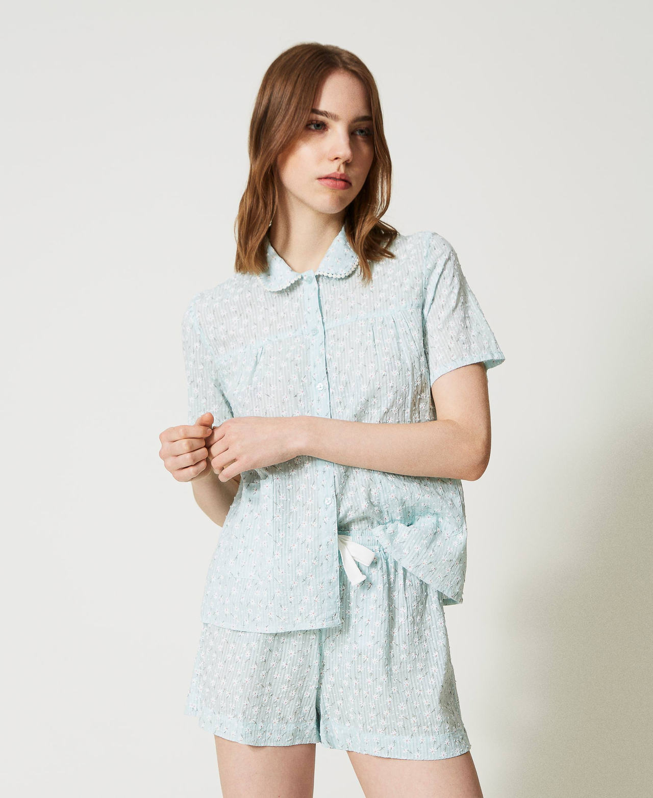 Short pyjamas with daisy print Woman, Light blue | TWINSET Milano