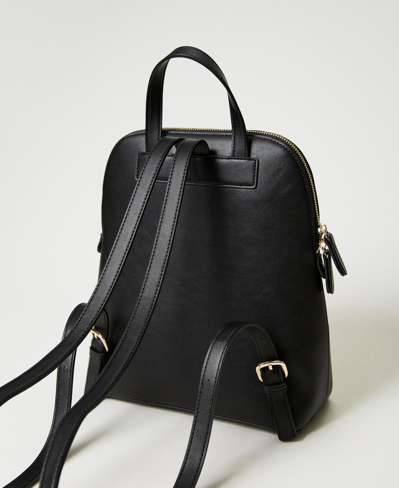 Backpack with metal Oval T Woman, Black | TWINSET Milano