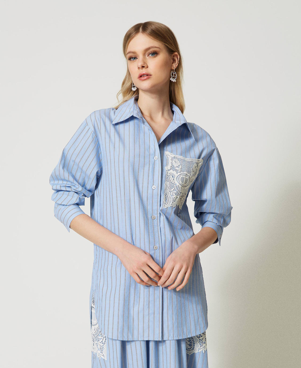 Camicia in popeline a righe con ricamo Donna, Azzurro | TWINSET Milano