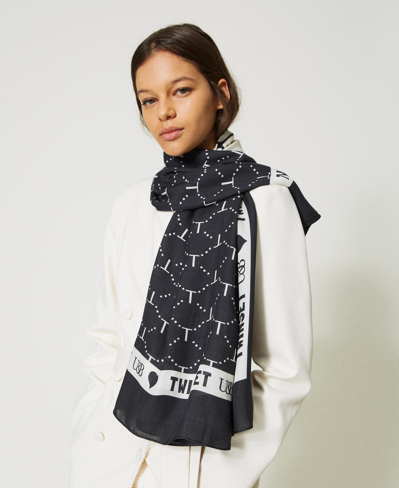 Printed kefiah with logo Woman, White | TWINSET Milano