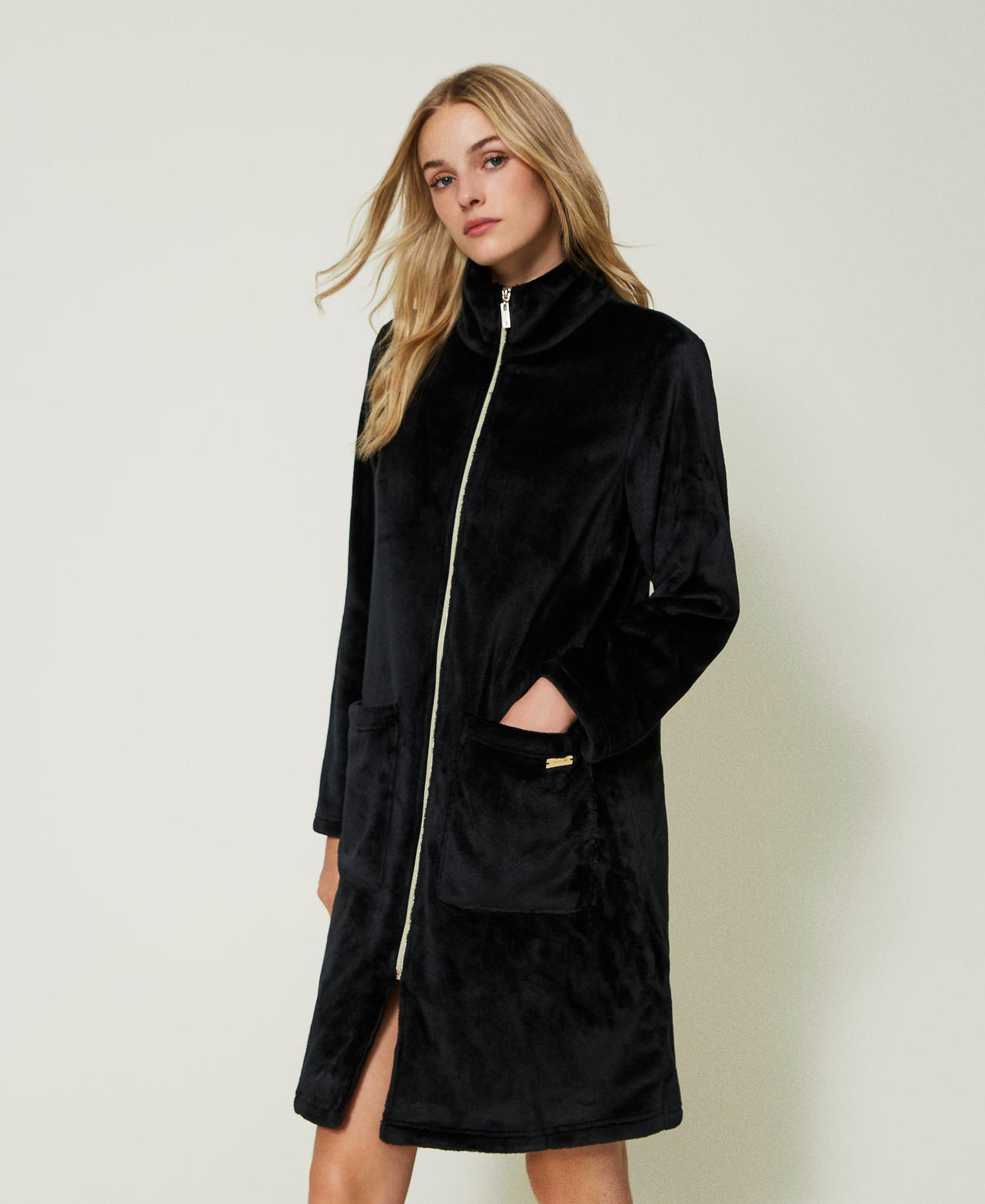 Vestaglia in faux fur con zip Donna, Nero | TWINSET Milano