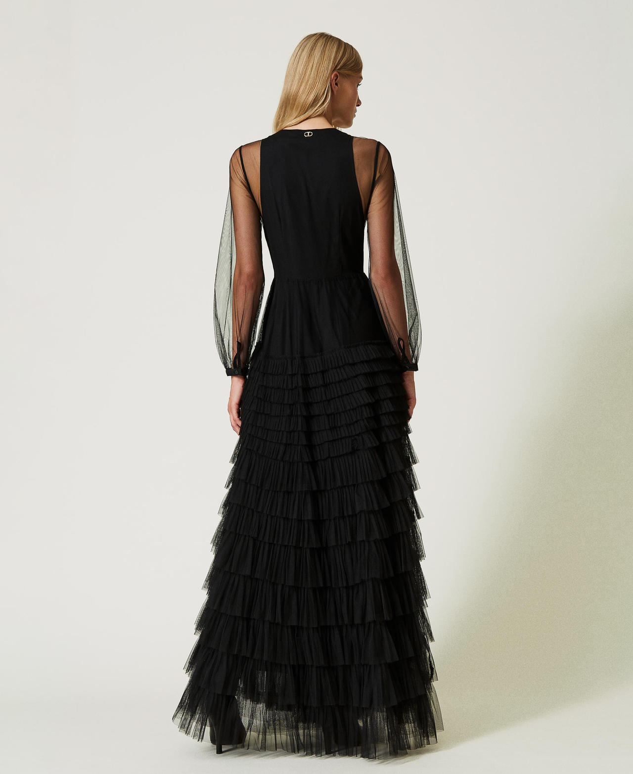 Abito lungo in tulle con balze Donna, Nero | TWINSET Milano Abito lungo in tulle con balze Donna, Nero | TWINSET Milano