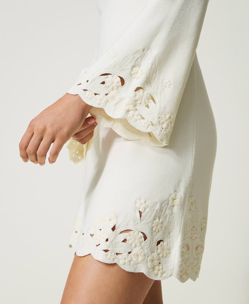 Robe courte en maille avec broderie anglaise Femme, Blanc | TWINSET Milano