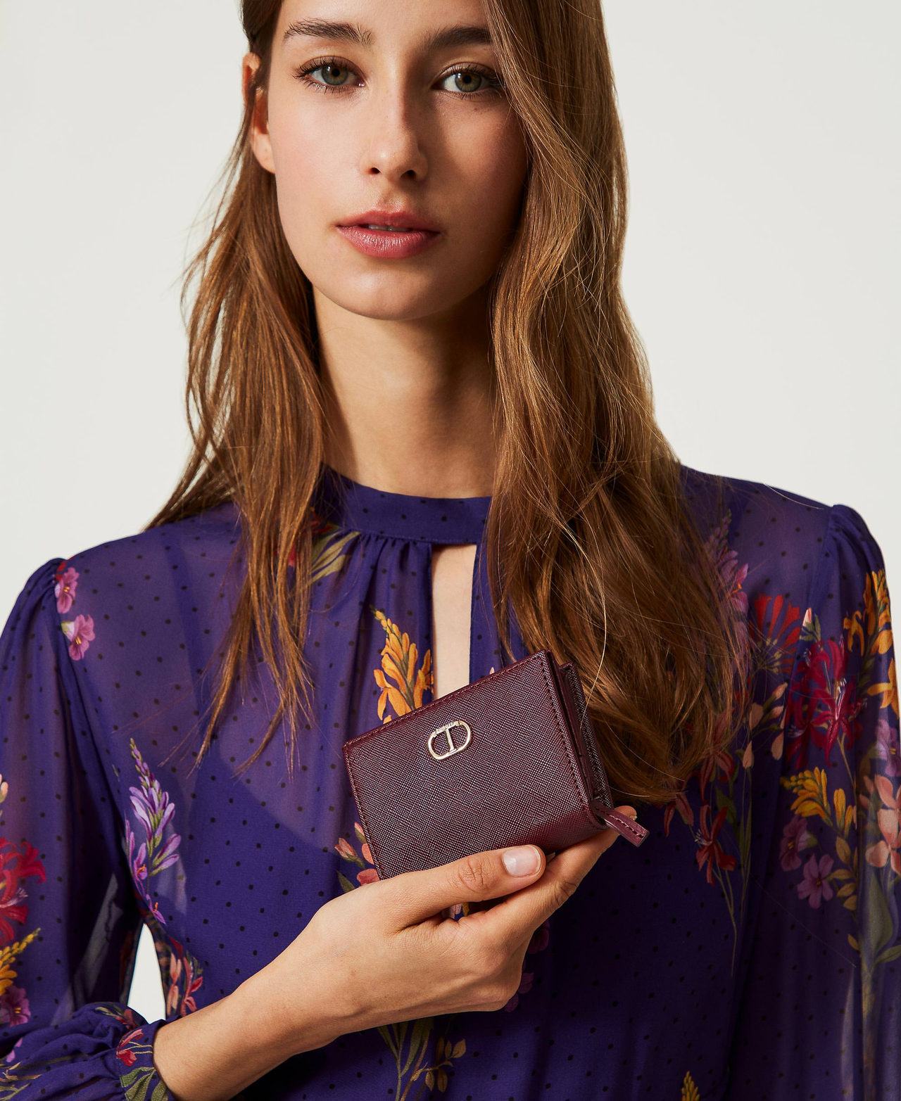 Oval T wallet Woman, Purple | TWINSET Milano