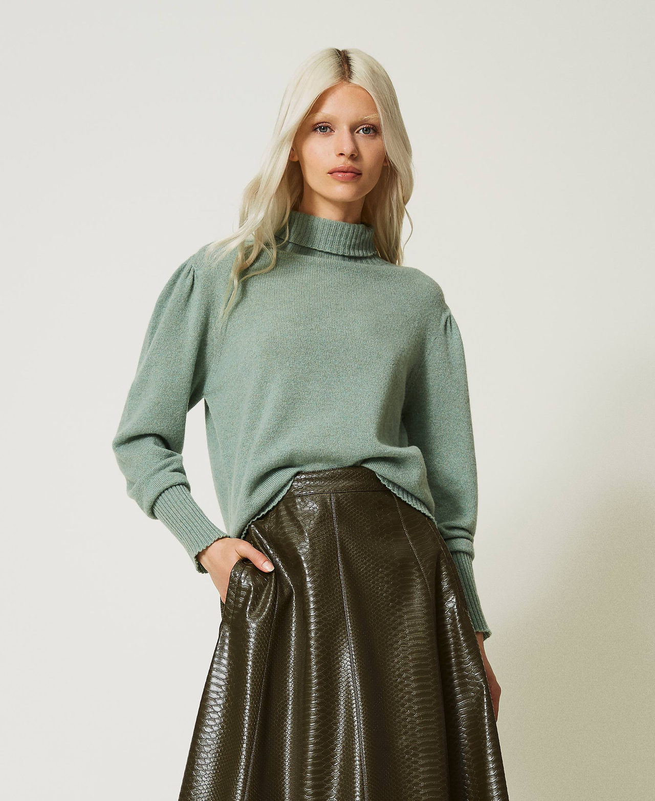Cashmere turtleneck jumper Woman, Green | TWINSET Milano