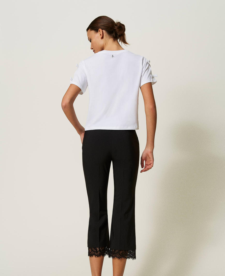 Pantaloni cropped con pizzo macramè Donna, Nero | TWINSET Milano