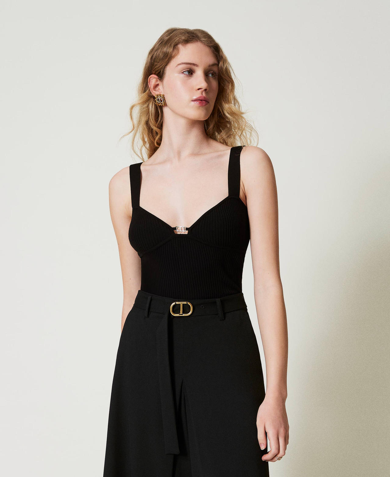 Top fitted in maglia con logo Oval T Donna, Nero | TWINSET Milano