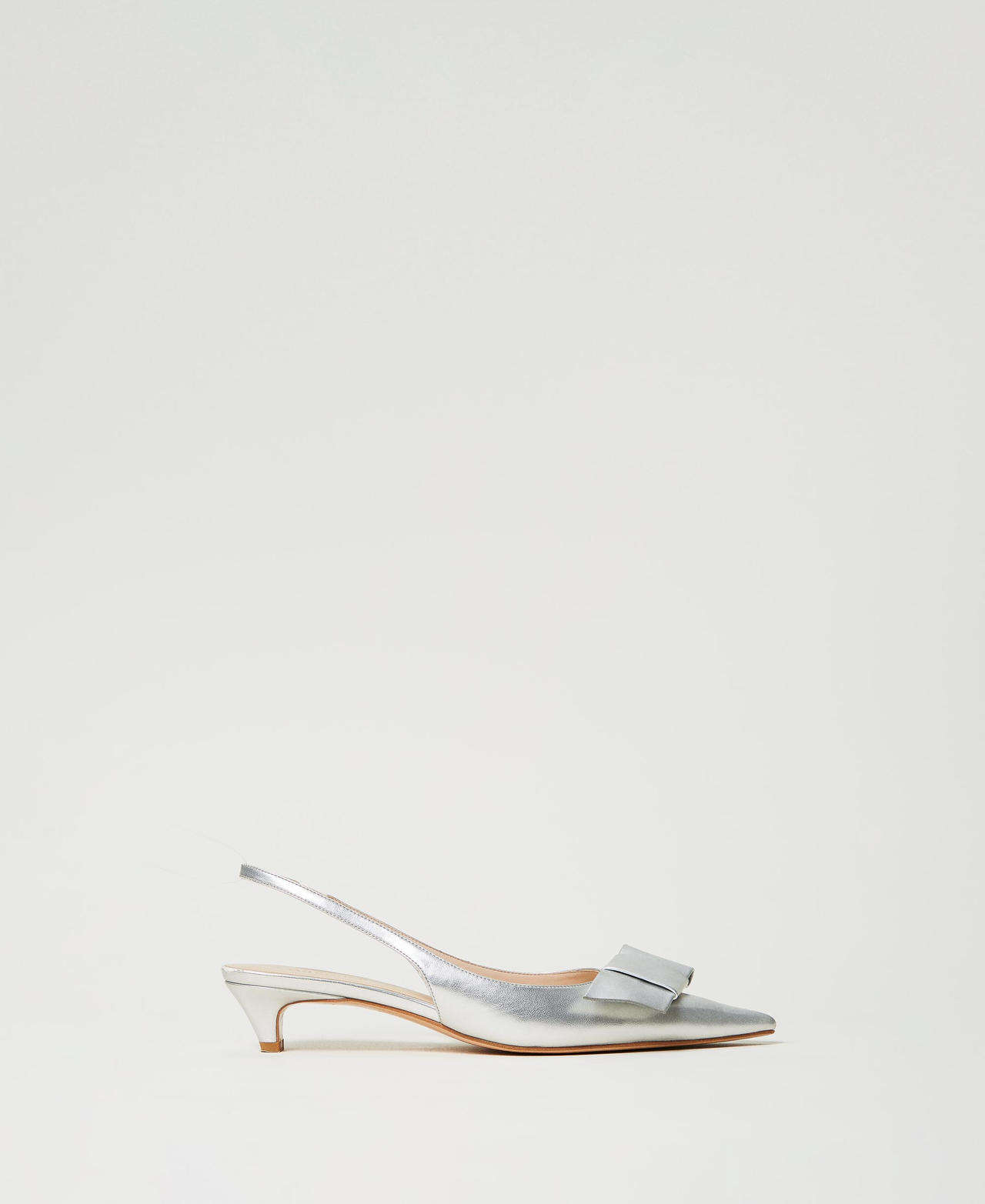 Sling back court shoes with bow Woman, Silver | TWINSET Milano